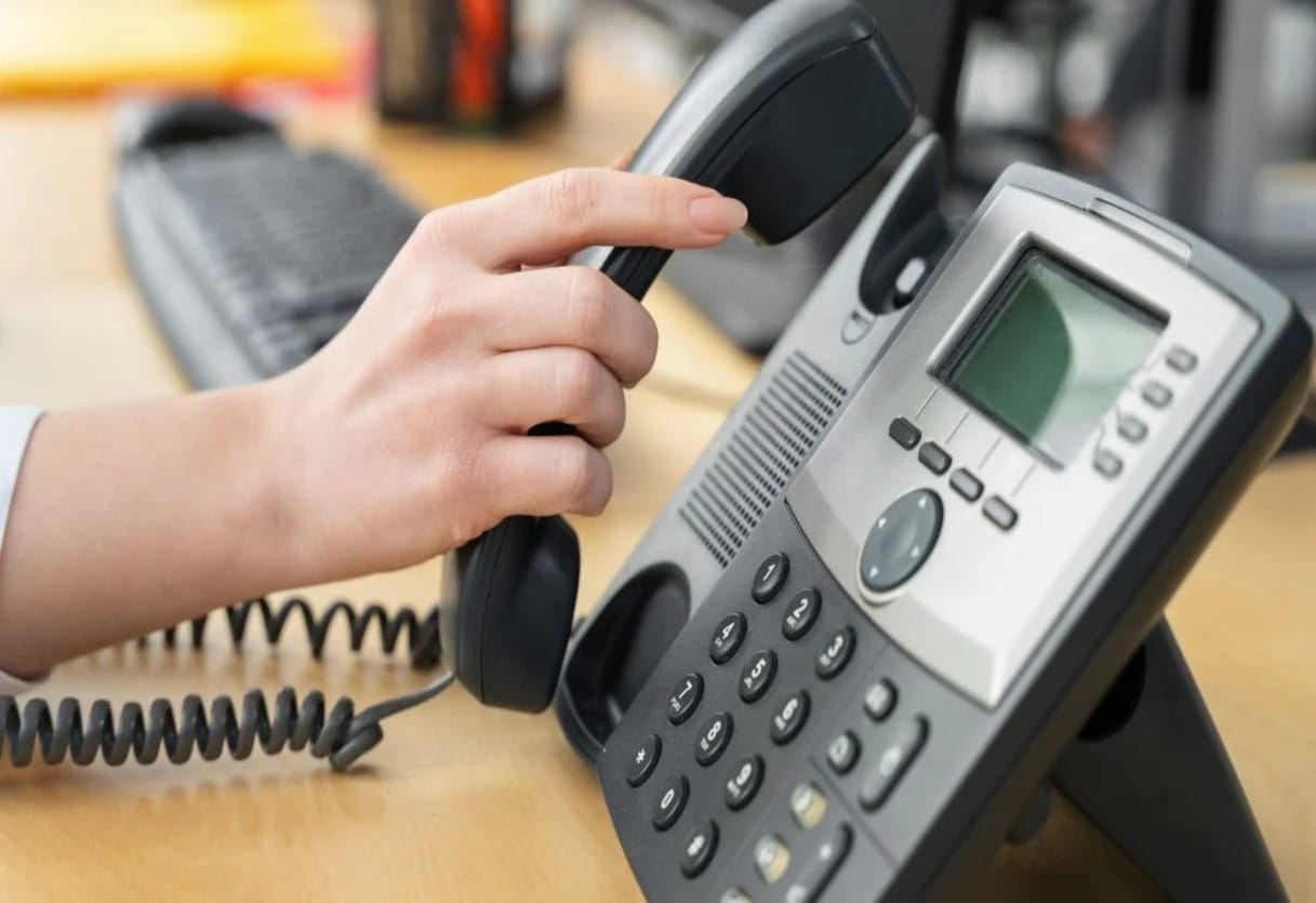 How to Choose the Best VoIP Phone Type for Your Business