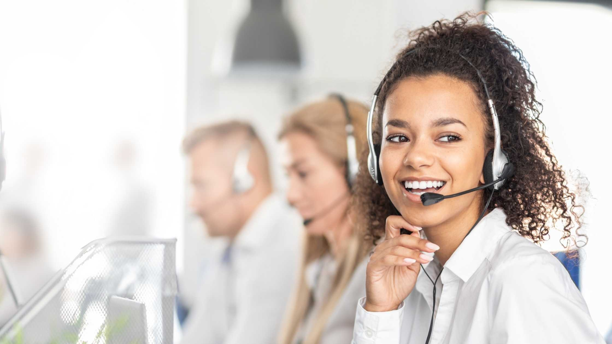 How to Understand and Optimize Call Center Outsourcing Costs - Voice.ai